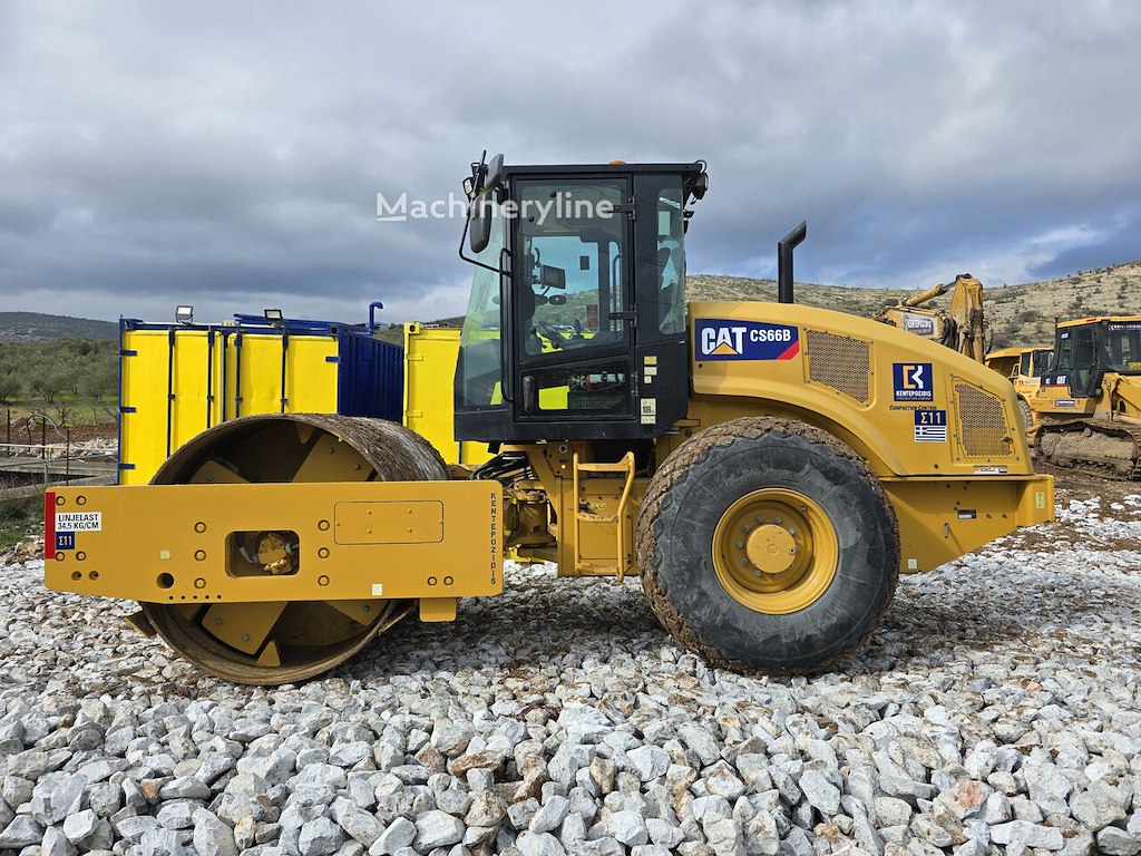 Caterpillar CS66B kompaktor s jednim valjkom
