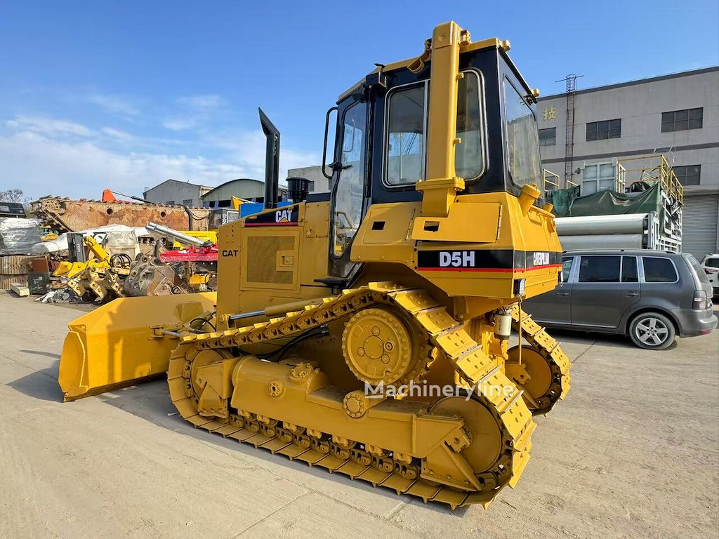 Caterpillar D5H buldožer