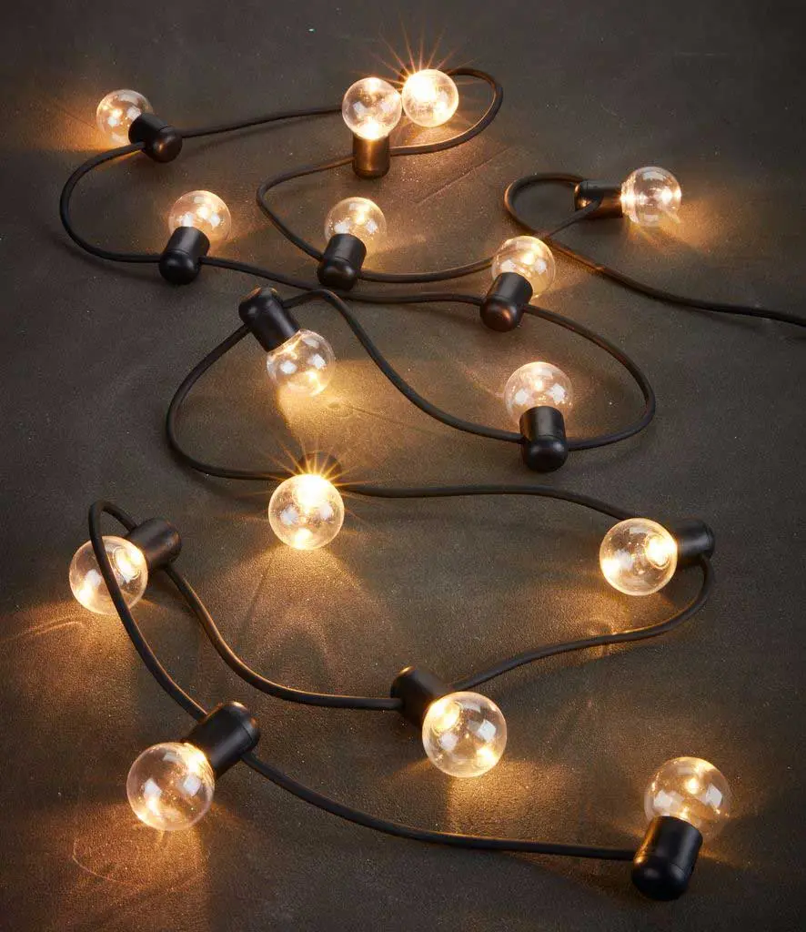 Dekorativna Rasveta - Niz od 15 LED Sijalica Ukupne dužine 3.1 m