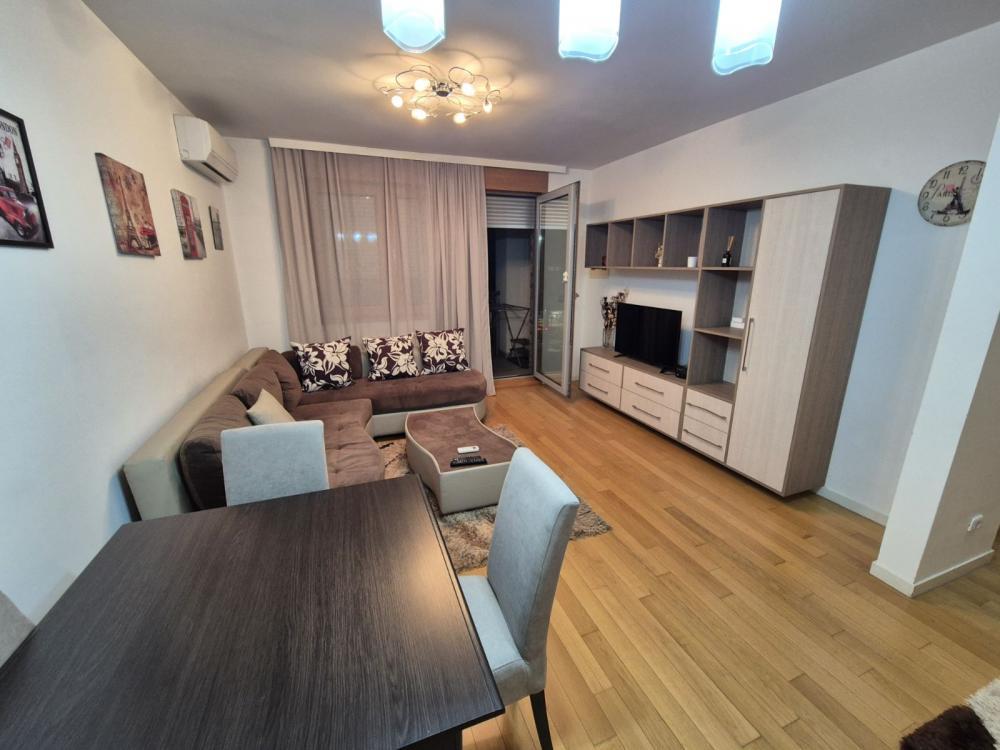 Uroša Martinovića, Dvosoban stan za izdavanje, 53m2, 850€