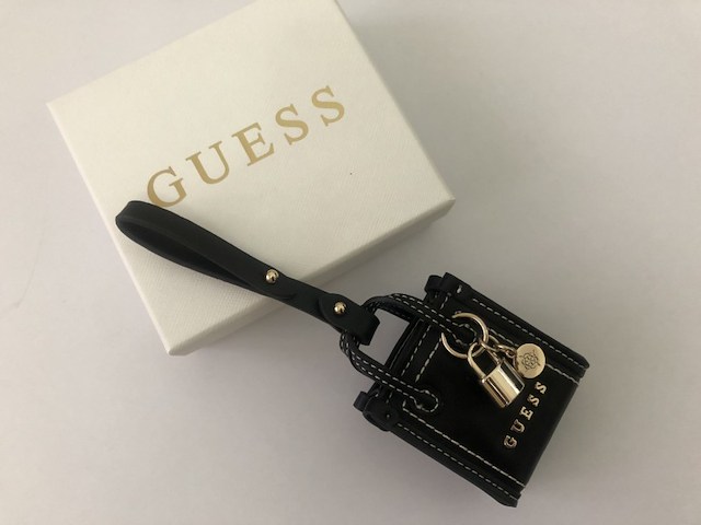 Guess privezak original novo