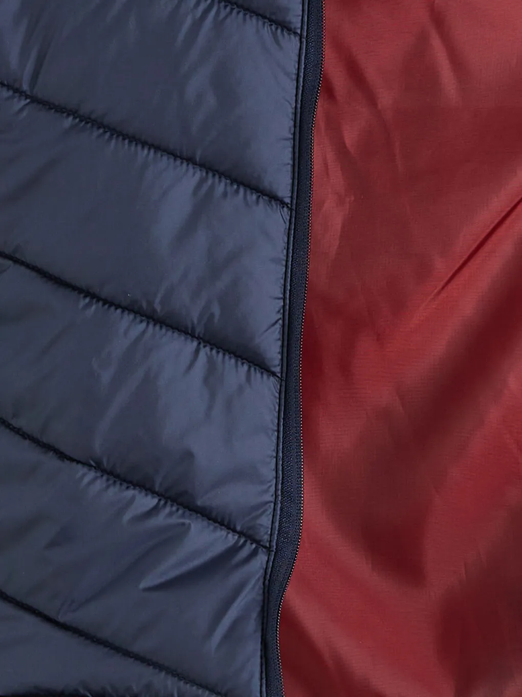 LCW Kids Prsluk Za Dečake Sa Kapuljačom I Fc Barcelona Printom