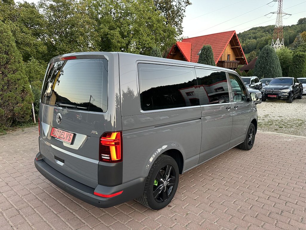 Volkswagen Caravelle putnički minibus
