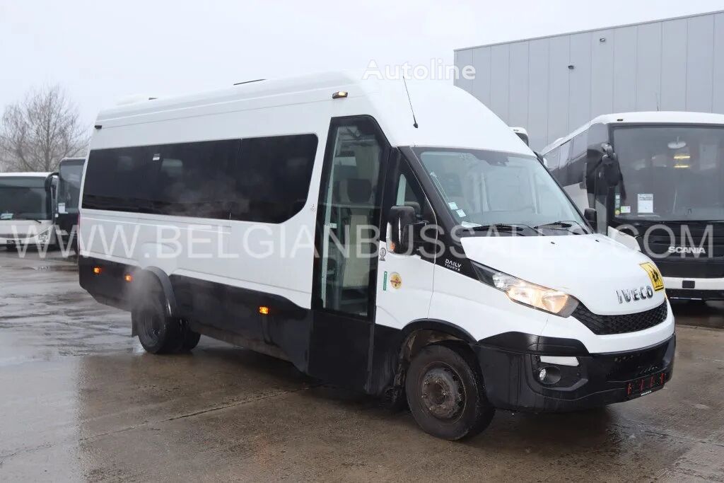 IVECO Daily / A60C17 / 7.5m / broken rearaxle putnički minibus