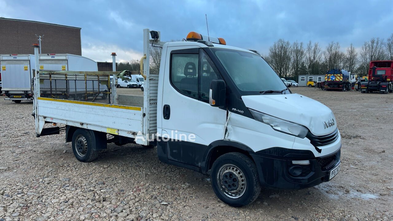 Prodaje se IVECO Daily 35-140 kamion s ravnom platformom < 3.5t na aukciji