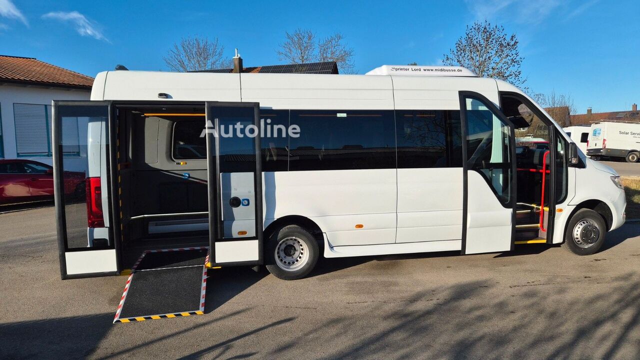 Novi Mercedes-Benz Sprinter 517 Heckniederflur Vorlauffahrzeug prigradski autobus