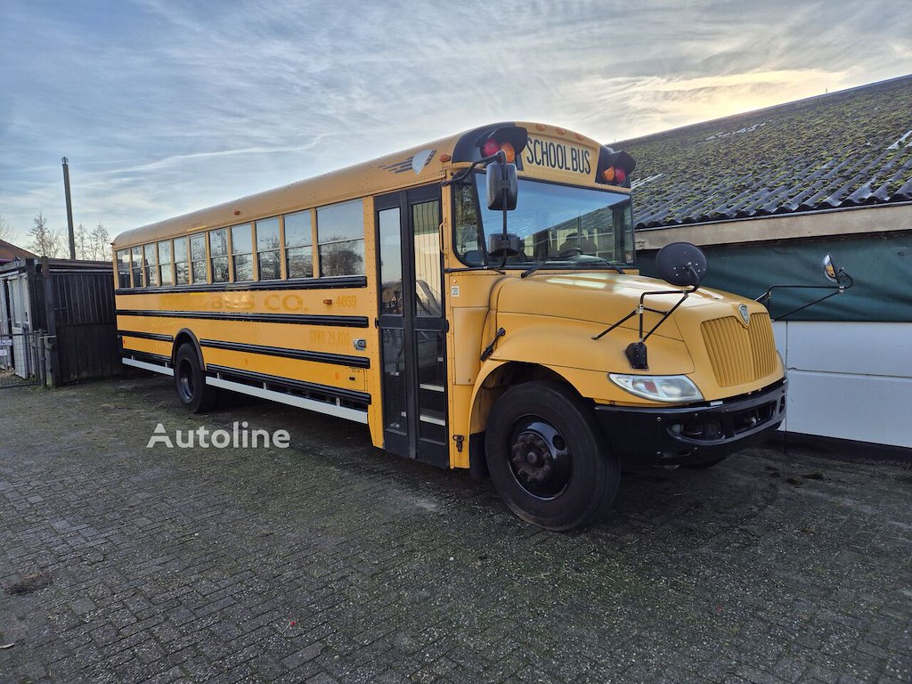 International IC Bus CE S series školski autobus
