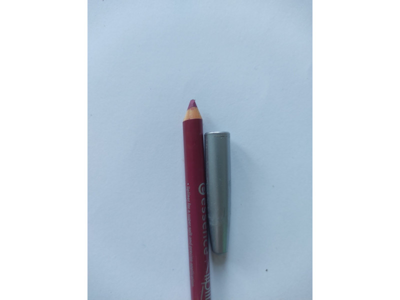 ESSENCE LIP LINER OLOVKA ZA USNE