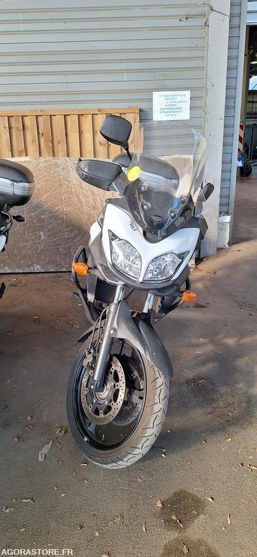Prodaje se Suzuki DL650 motocikl na aukciji