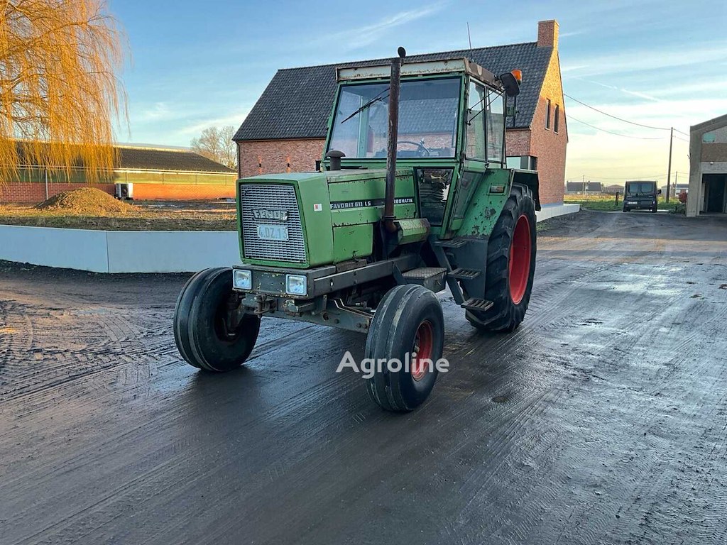 Prodaje se Fendt 611LS traktor točkaš na aukciji