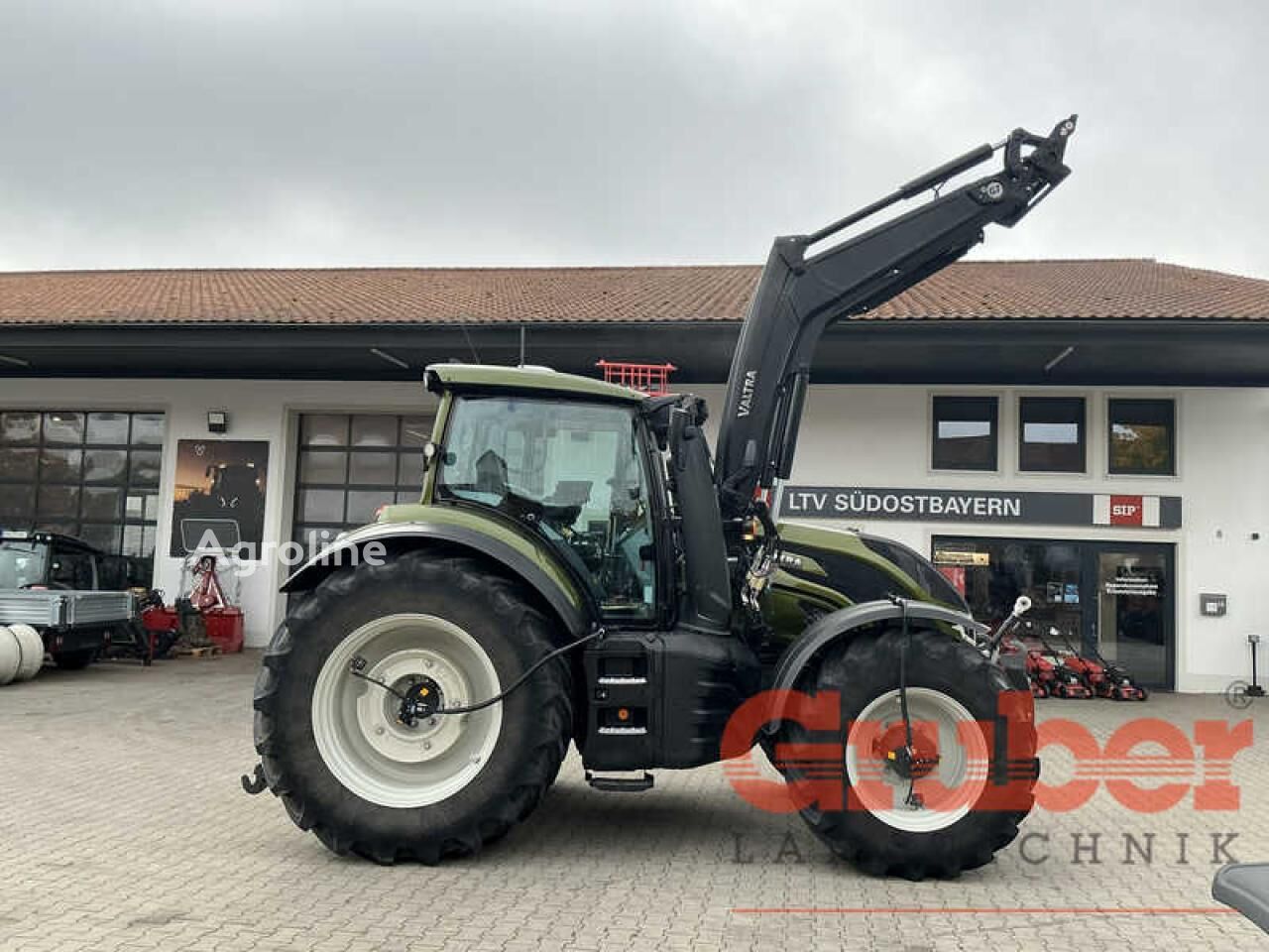 Valtra T 215 D traktor točkaš