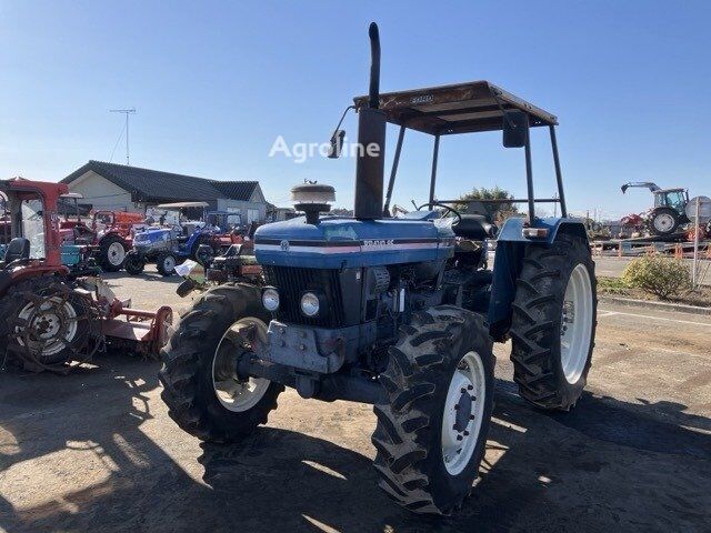 New Holland TRACTOR(NEW HOLLAND) traktor točkaš