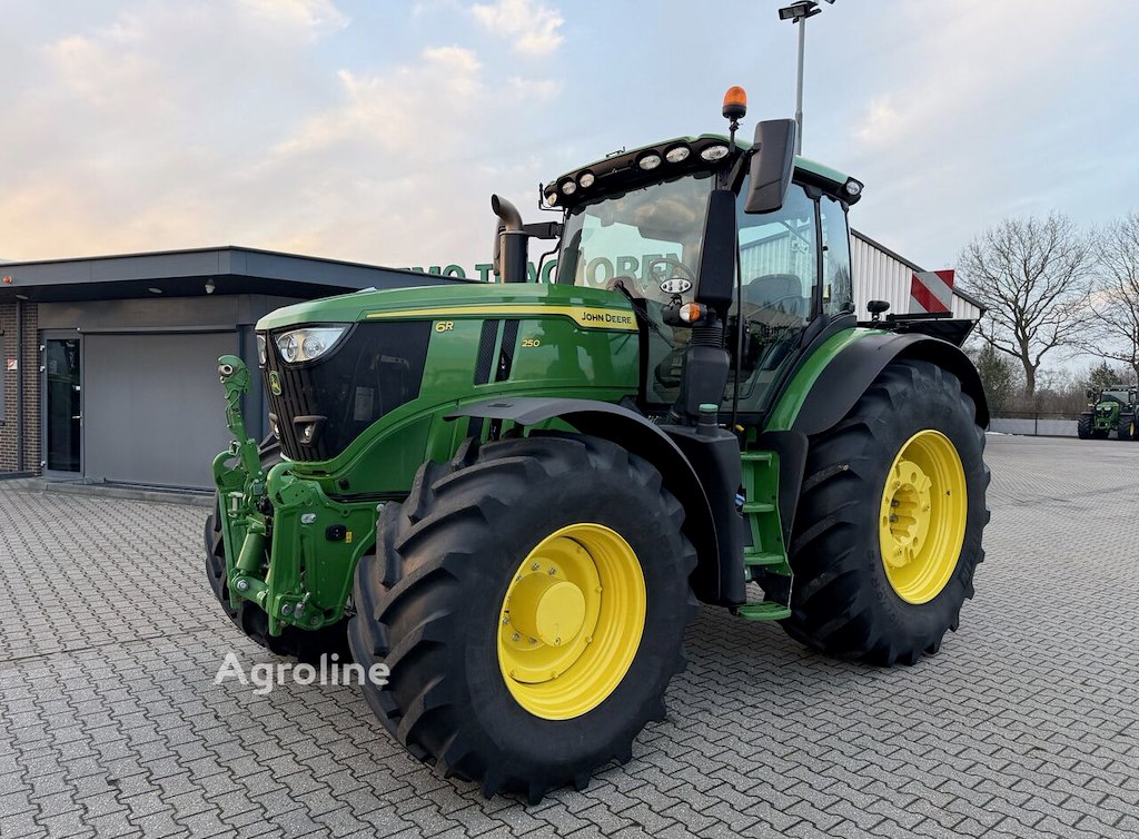 John Deere 6R250 traktor točkaš