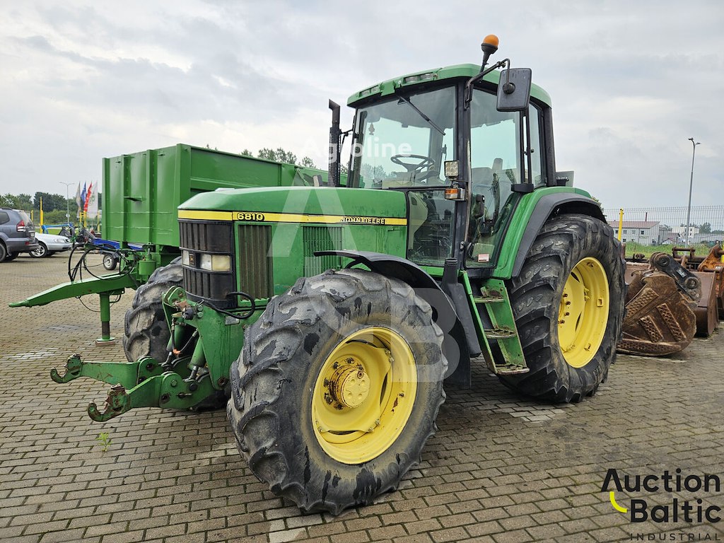 Prodaje se John Deere 6810 traktor točkaš na aukciji