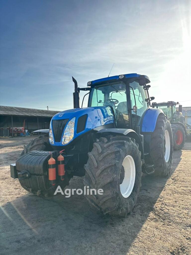 New Holland T7060 traktor točkaš