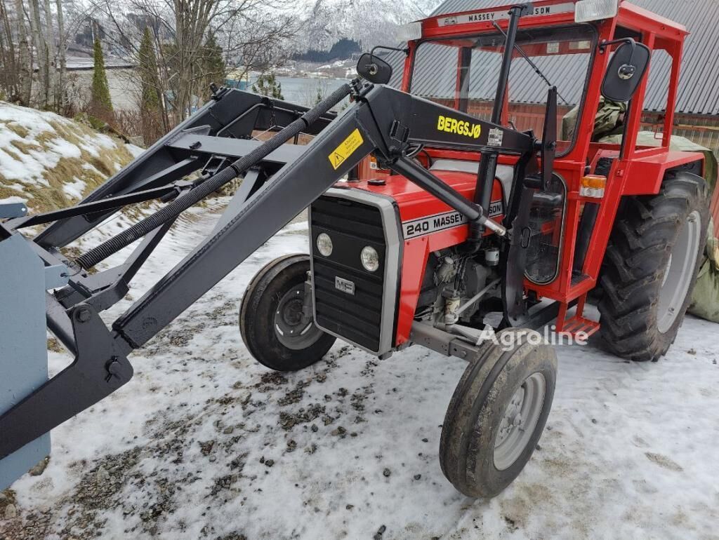 Prodaje se Massey Ferguson MF 240 traktor točkaš na aukciji