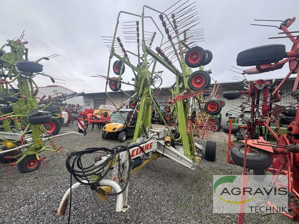 Claas Liner 3000 prevrtač sena