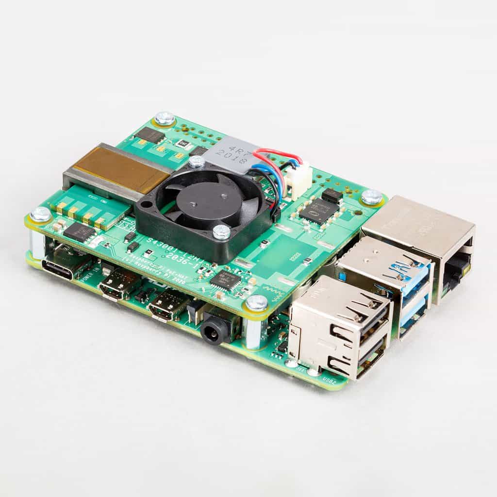 POE (Power over Ethernet) HAT za Raspberry Pi + ventilator