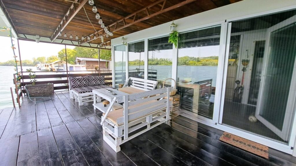 Splav sa kućicom na Savi, Breska, Obrenovac, 45.000 €
