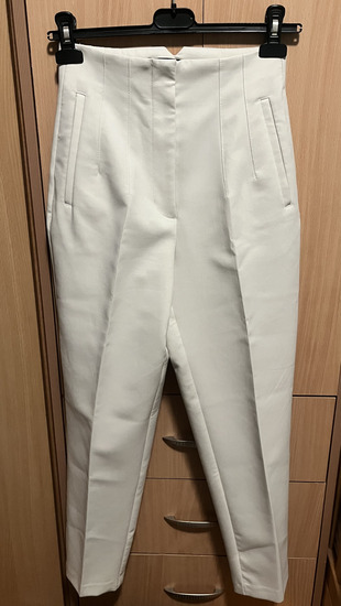 Zara pantalone