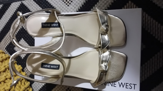Nine West sandale