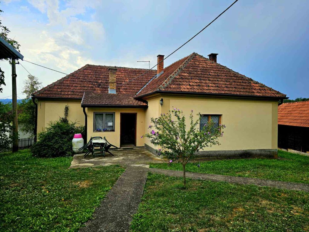 Prodajem imanje 8.6ha sa kucom-Kosjeric
