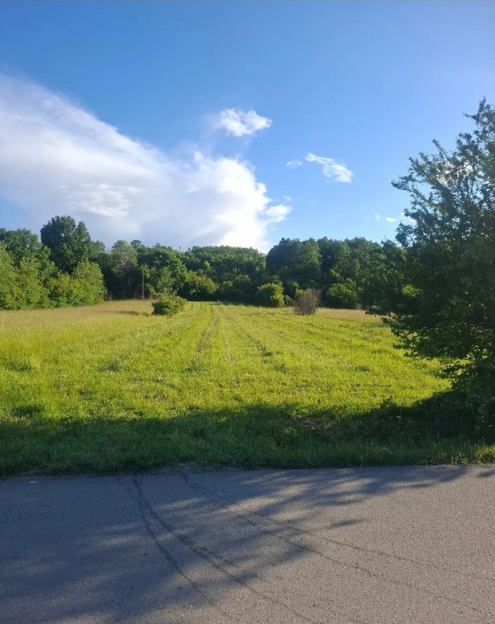 Prodajem plac Modrica-Krusevac