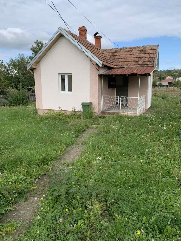 Prodajem kucu u Rudovcima-Lazarevac