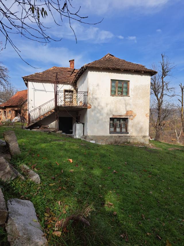 Prodajem kucu Reljinci-Gornji Milanovac