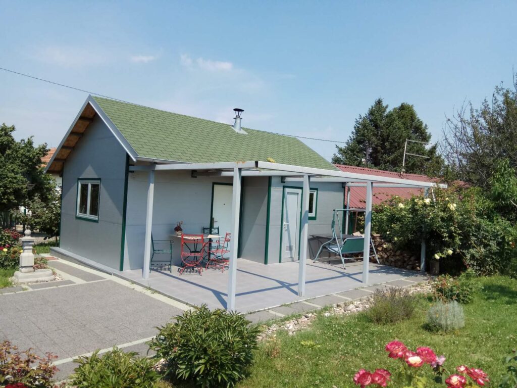 Vikendica na Ribnjaku-najatraktivnijem delu Novog Sada