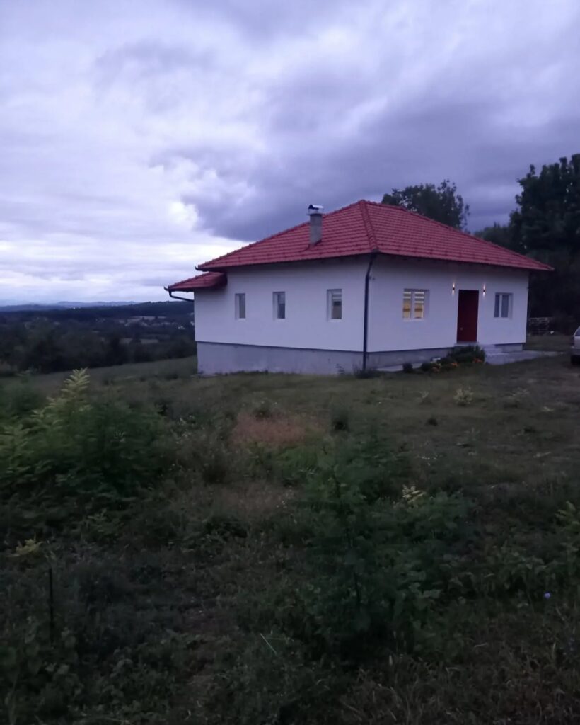 Prodajem novoizgradjenu kucu Mojsinje-Cacak
