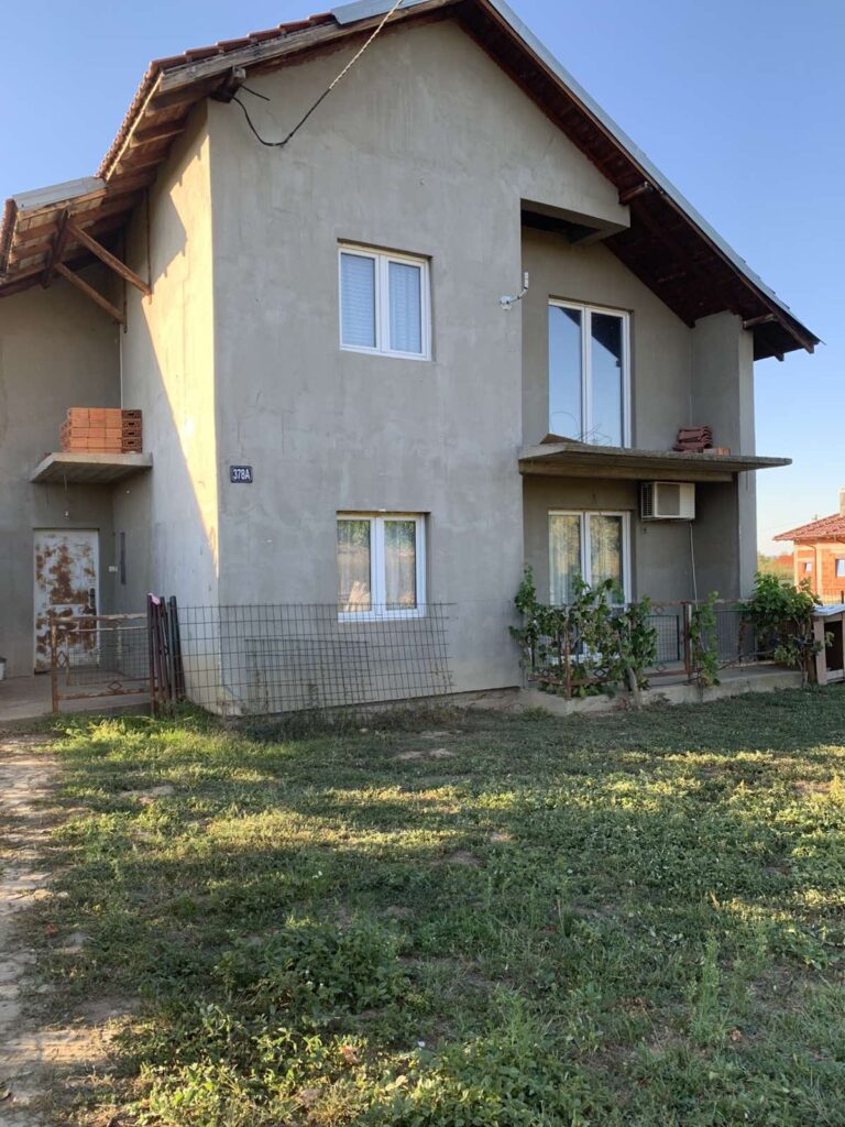 Prodajem kucu u Šopiću-Lazarevac