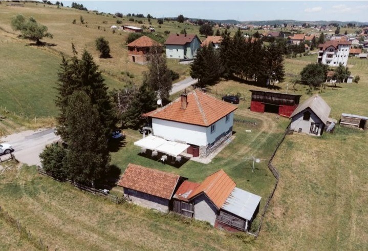 Prodajem kucu u Sjenici