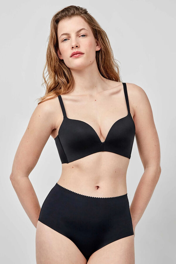 Extremely neckline push-up bra