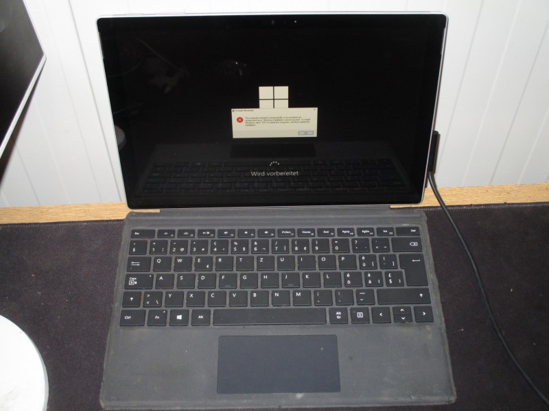 MICROSOFT Surface 1796 sa 128GB