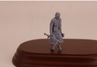 Peddinghaus-Decals 48114 German Soldier marching with MG42