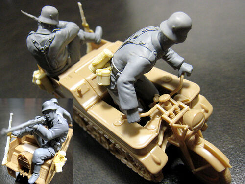 Zoukei Mura SWPS01-F02 SdKfz.2 - Luftwaffe Decoy Set (2 Figures / for Zoukei Mura Kits)