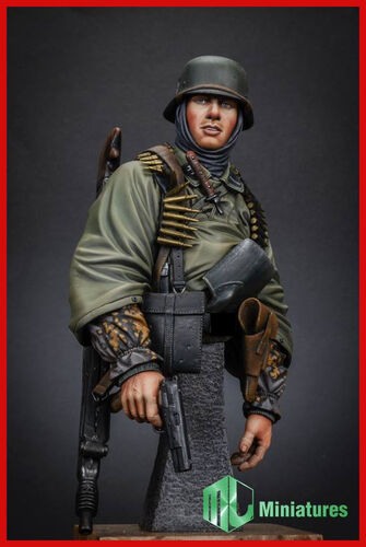 MJ Miniatures MJ09-002 German WWII Waffen SS Grenadier in Ardennes