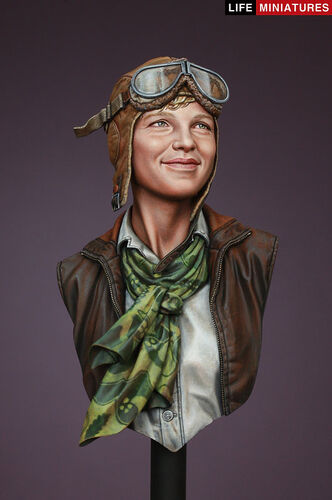 Life Miniatures B026 The Sky's No Limit - Amelia Earhart