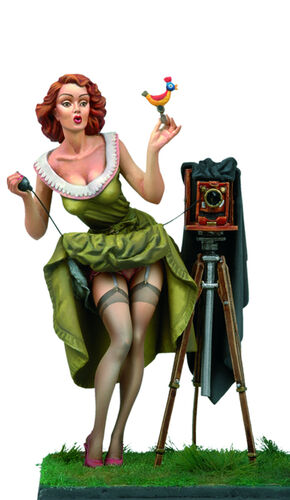 NEW! Andrea Miniatures PINUP05 Pin Up Series - Watch The Birdie