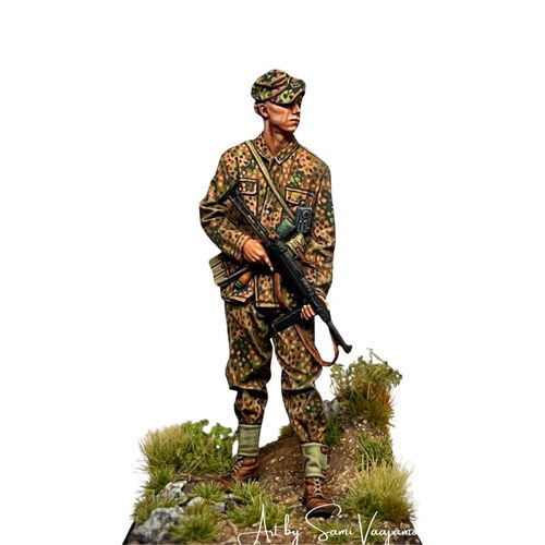 3d Scale Model Universe 72F011 German Late War Waffen SS Trooper