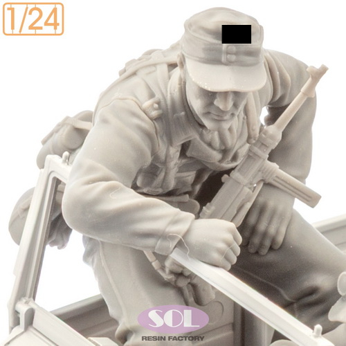 SOLMODEL MM943 German WWII Kubelwagen - Rider (3D-Printed)