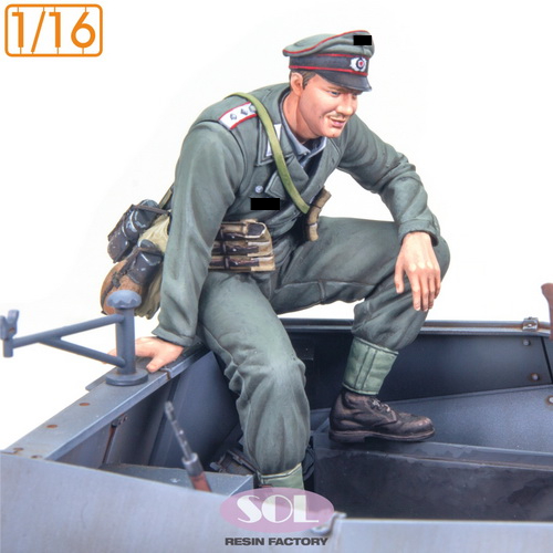 SOLMODEL MM856 German WWII Sd.kfz.250/1 - Crew No.1