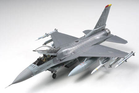 Tamiya 61098 Lockheed Martin F-16CJ - (Block 50) Fighting Falcon