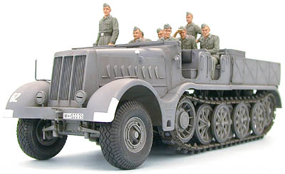 Tamiya 35239 German 18-Ton Heavy Half-Track FAMO