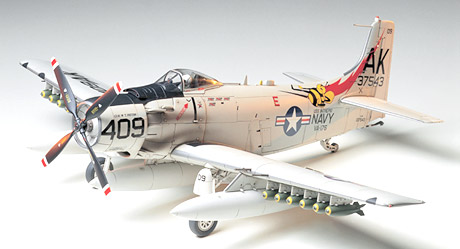 Tamiya 61058 Douglas A-1H Skyraider U.S. Navy