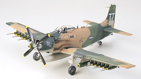 Tamiya 61073 Douglas A1J Skyraider USAF