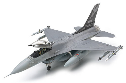 Tamiya 61101 Lockheed Martin F-16C Block 25/32 Fighting Falcon ANG