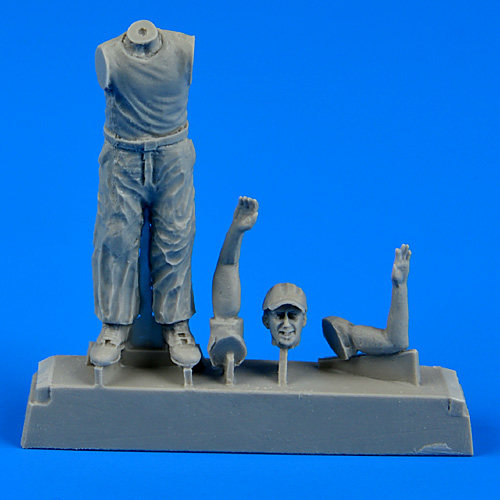 Aerobonus 480108 U.S. Army aircraft mechanic WWII - Pacific theatre
