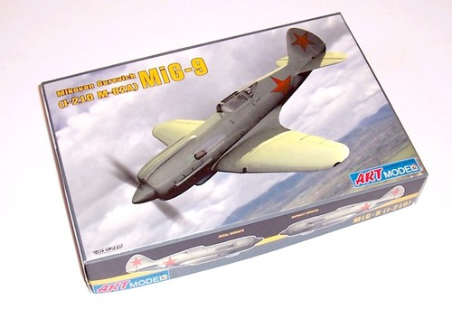Art Model 7207 MiG-9 (I-210 M-82A)